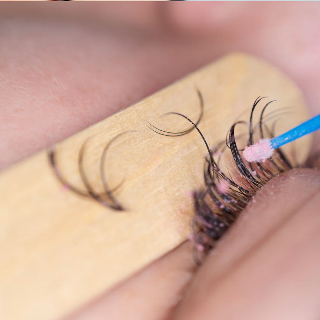 The Importance of Professional Eyelash Extension Removal: Ensuring Saf ...
